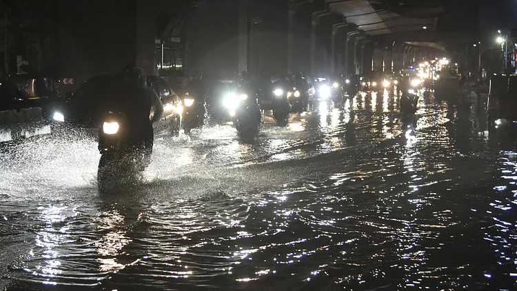 Heavy Rain in Assam: Red alert in Assam, heavy rains cause severe ...