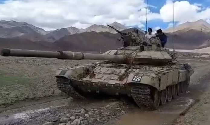 Indian Army: Army tanks reached across the Indus river to hide the ...