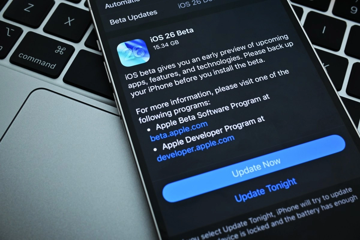 iOS 26 premiere animation for when your iPhone se is without battery ...