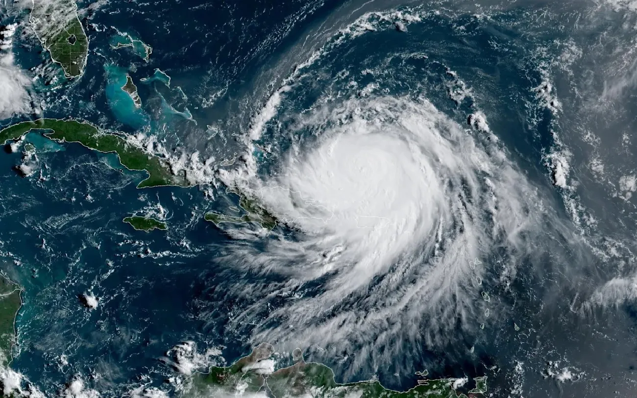 Hurricane Erin: Evacuations and Alert by Dangerous Waves Announced ...